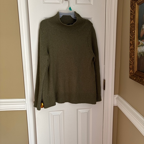 Ann Taylor | Sweaters | Ann Taylor Olive Turtleneck Sweater | Poshmark
